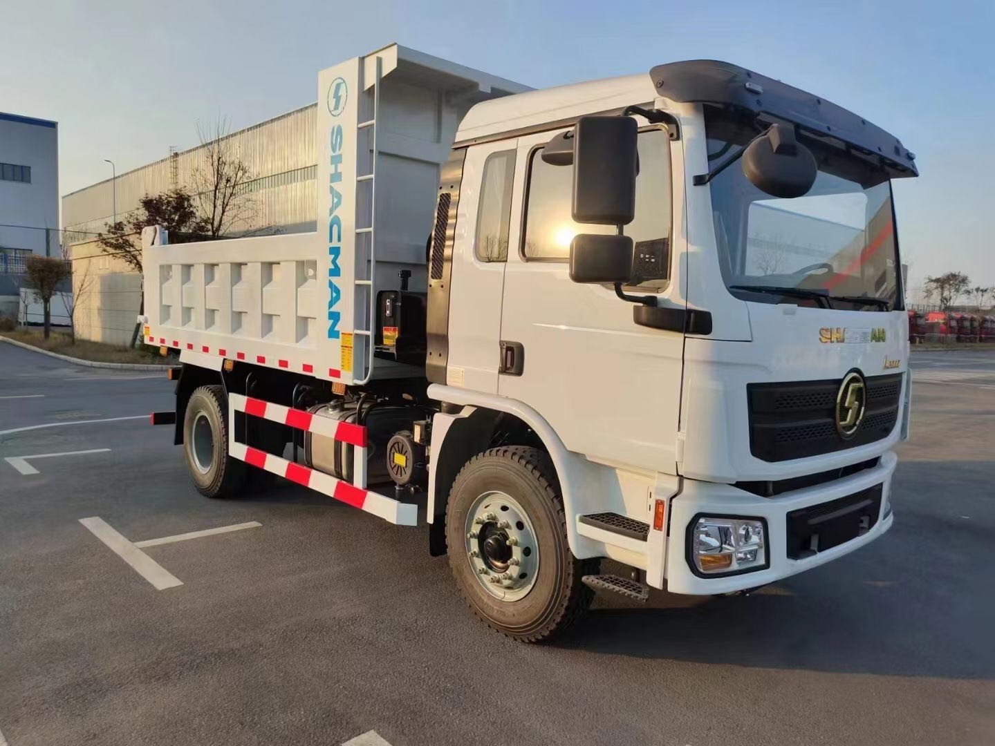 SHACMAN 4X2 Light Dump Truck L3000 335hp CUMMINS Light Truck Dump ...