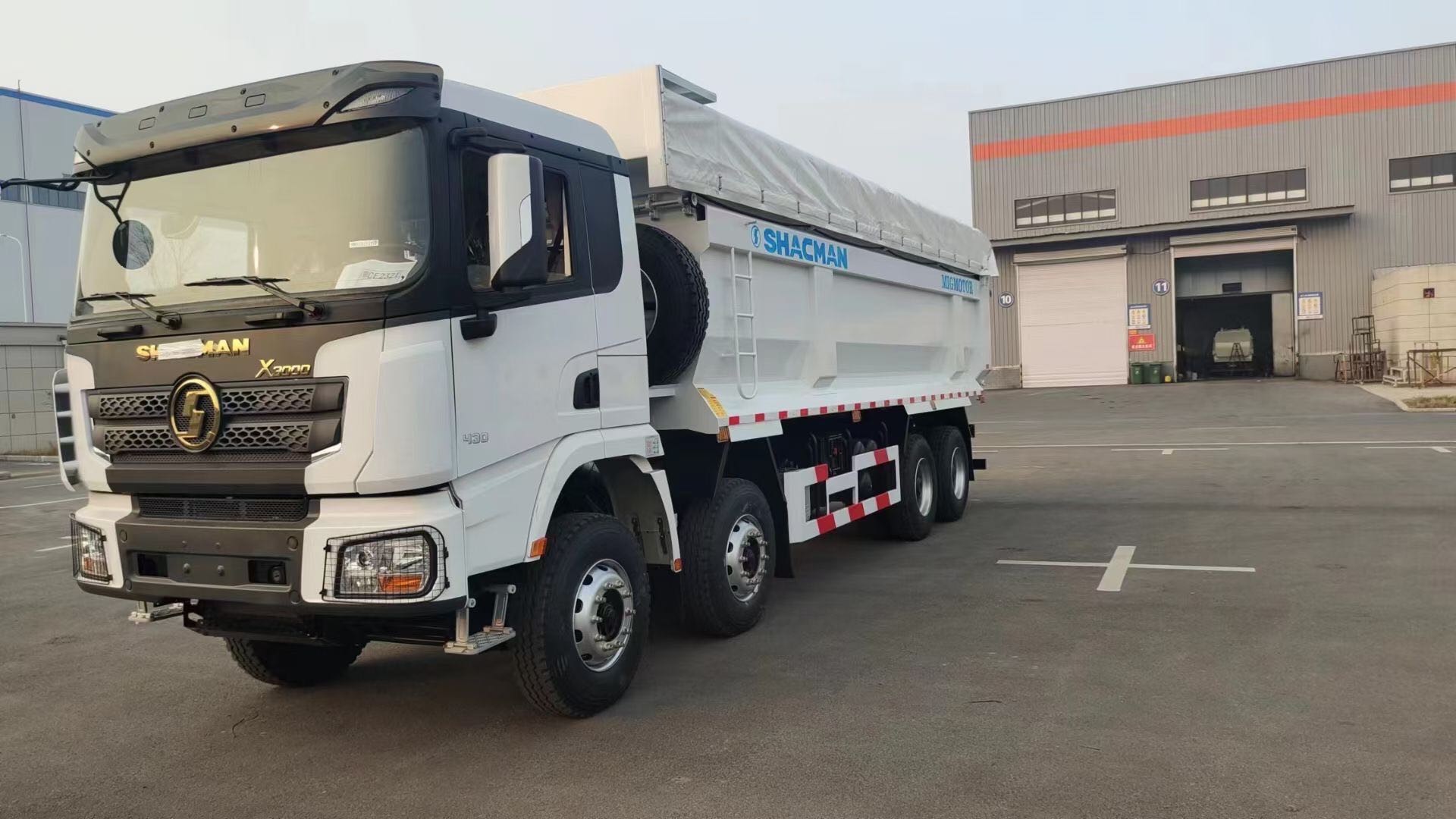 SHACMAN X3000 Dump Truck 8x4 380 HP EuroII Bianco